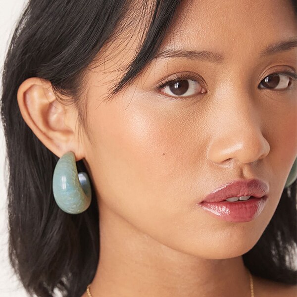 What Are Ghost Lashes? The Trend Explained | ASOS